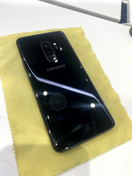 Srocno prodaetsya smartfon Samsung Galaxy S9plus black