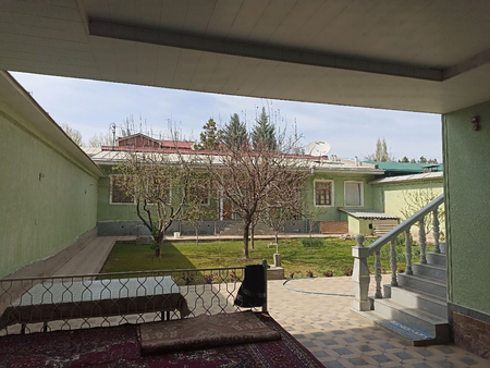 Продаётся дом на участке земли 6 соток на Карасу 3.