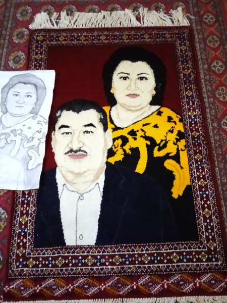 Гилам кулда тукимиз.