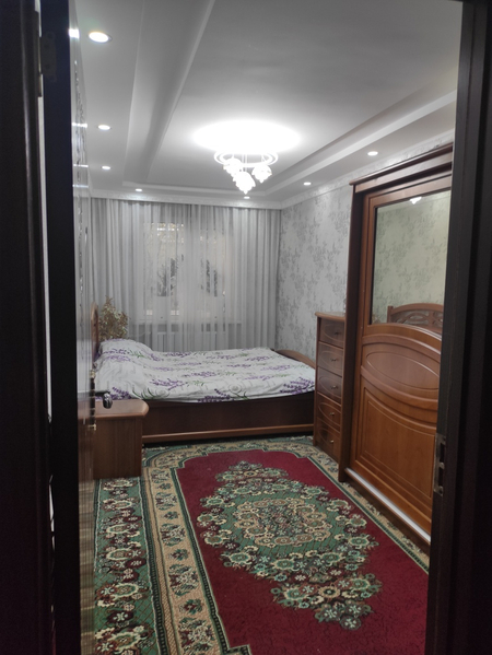 Продаётся квартира срочно чиланзарский район 24 КВ дом 5 этажный 1 эта