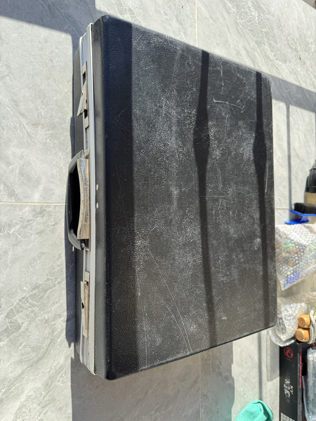 Qora Aluminium Chemodan Sovet davridan
