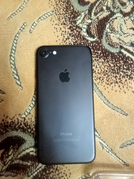 Продаётся iPhone 7