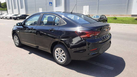 chevrolet onix LS MT