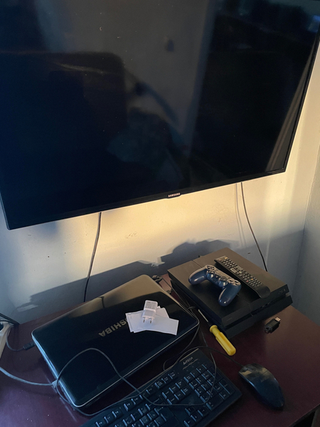 PlayStation 4 2dona va PlayStation 3 Televizorlari bilan