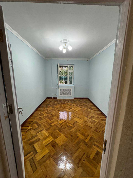 Мукбир  Банковская  3/1/4. Кирпич. 114м2. Евроремонт. Балкон 2,5*8