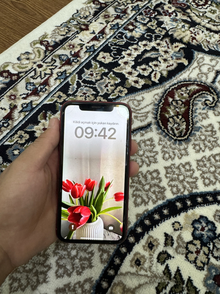 Iphone 11 red ideal