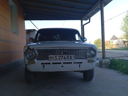 Mashina egardan yurib durubdi