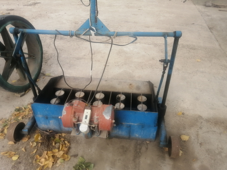 Blok g\\\'isht chiqaradigan apparat