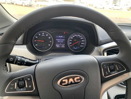 Jac m4 2023 hyundai starex damas