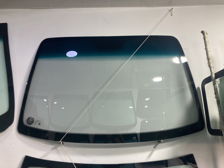 Лобавые стекла на любых видов авто