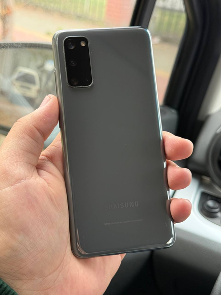 Samsung s 20 5G 210$