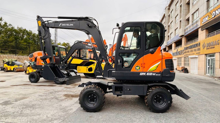 Колёсный экскаватор DEVELON DX60WN (DOOSAN)