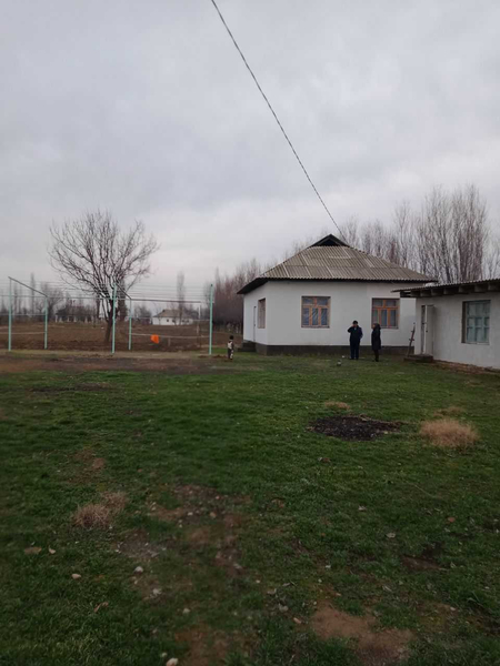 Бука тумани Дустлик Жамоа хужалиги Қолғансир махаласида 68 Уй сотилади