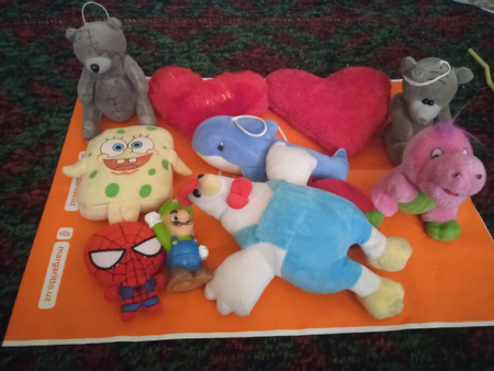 Xar xil o'yinchoqla xamasini bitta odamga sotaman разные игрушки