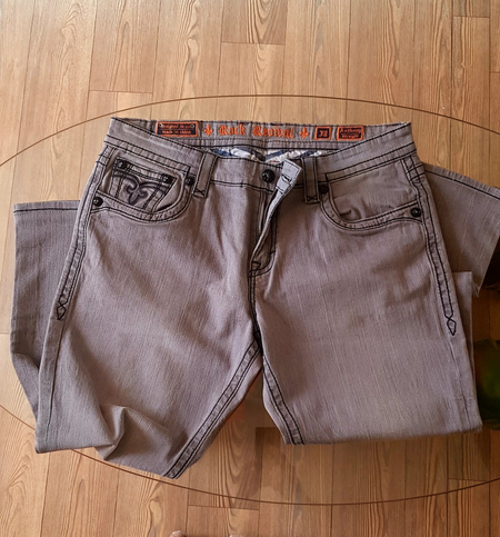 ROCK REVIVAL Фирменные! Джинсы Американского бренда. 38-40 размера.