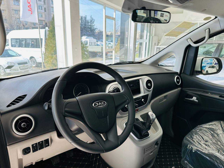 Минивэн JAC М3 9 местный