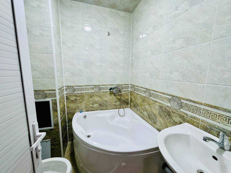 1 xonali 42m² 5-qavat uy sotiladi