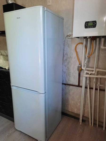 Холодильник БИРЮСА 320NF продаётся