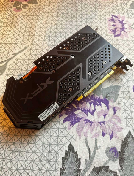 Продаю Radeon RX580 8Gb Fatboy состояние идеальное