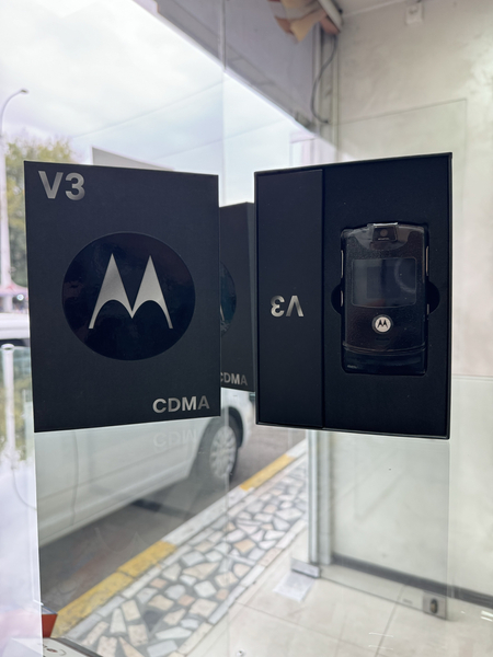Perfectum Verizon Motorola rezer v-3 + bonus nomer
