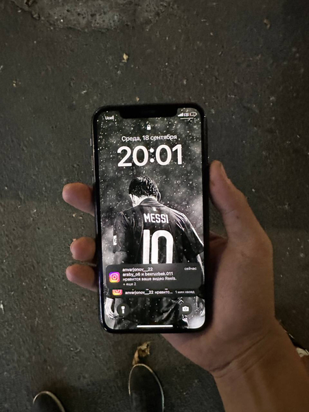 Iphone xs ideal.
