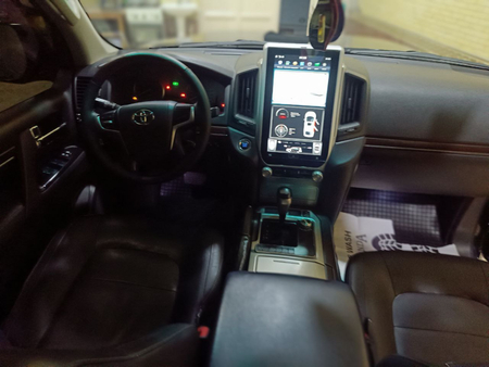 Toyota Land Cruiser 200