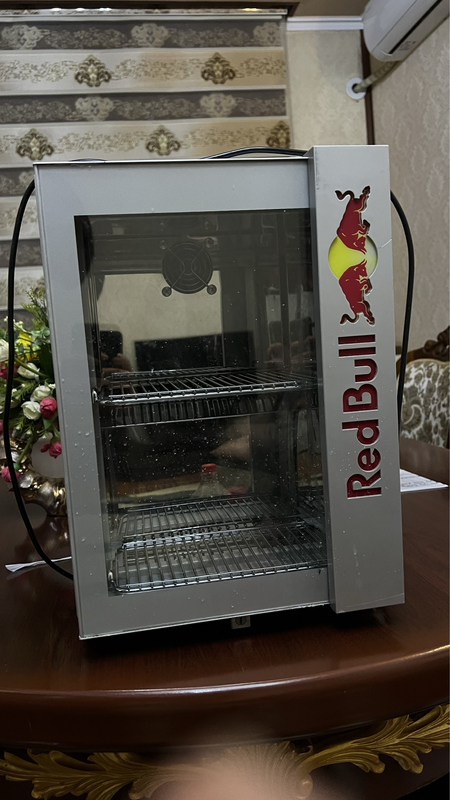 Дешего продается холодельник Red Bull в идеальном состоянии