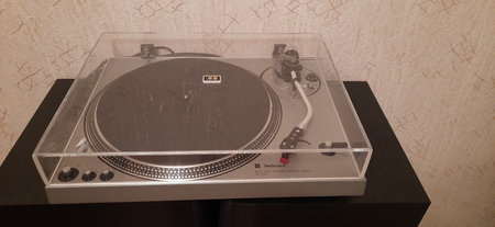 Technics SL-1700mk1.
