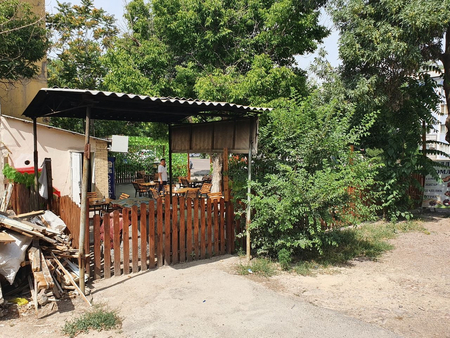 Кафе жойи арендага берилади Алмалик, Радуга, ул. Фуркат - 4. Офис, кли