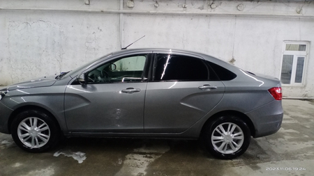 Lada Vesta moshina