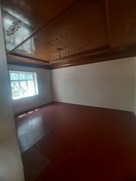 Hovli sotiladi 6xonali
