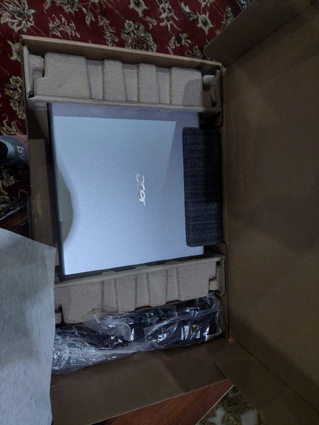 Ноутбук новый  acer