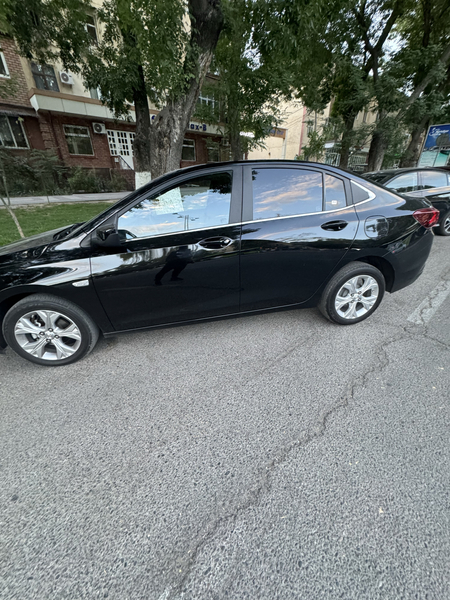 Chevrolet Onix 6 full pazitsasi kraska toza!