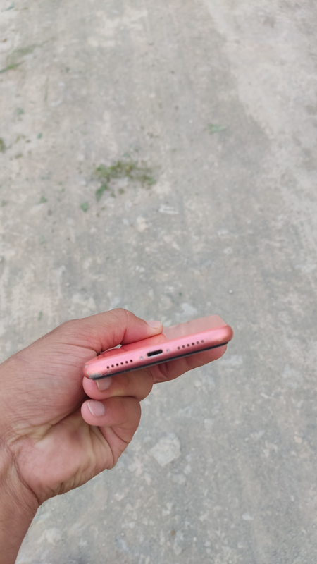 Iphone Xr почти новый
