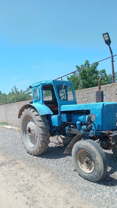 Traktor t40 sotiladi