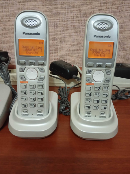 Продам радиотелефон PANASONIC три трубки на один телефонный номер.
