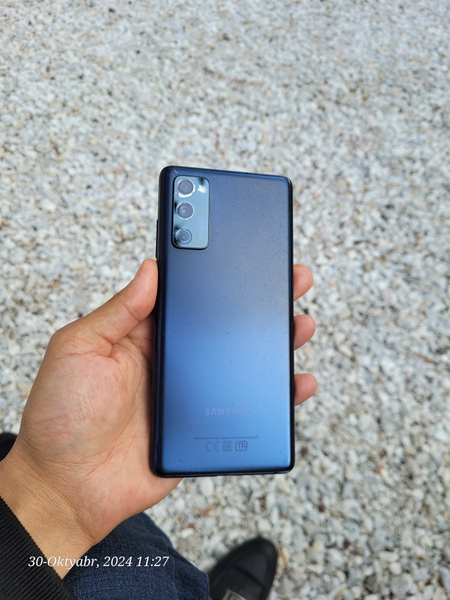 Samsung Galaxy S20 FE 8+8/256 GB. Bunaqasi juda kam 2 ta sim kartali.