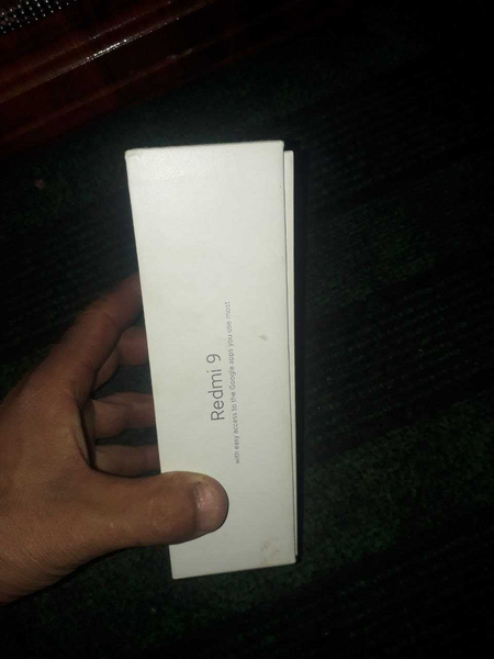 Telefon  Redmi 9 karopkasi sotiladi