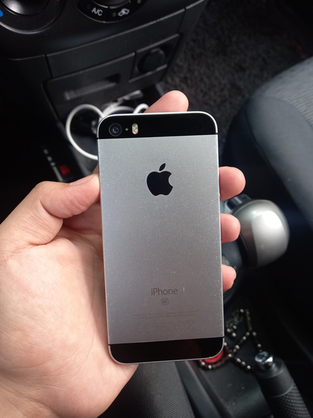 IPhone 5Se 2016 srochnii sotilad.