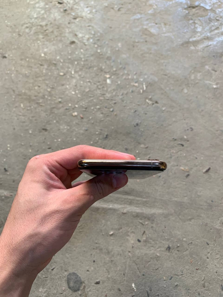 Iphone xs max gold