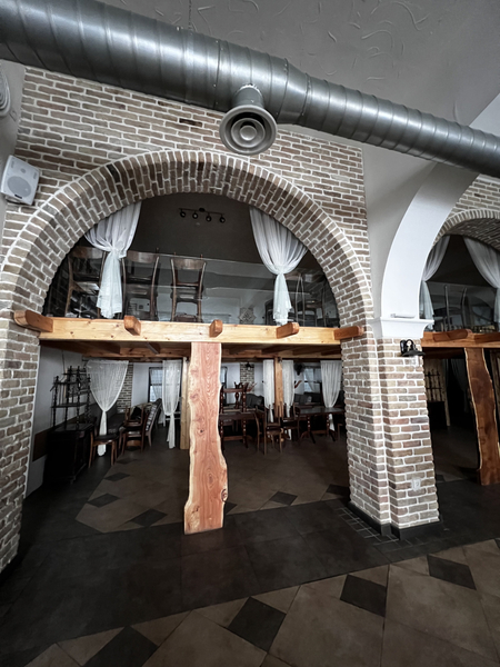 Продается ресторан 1300м2