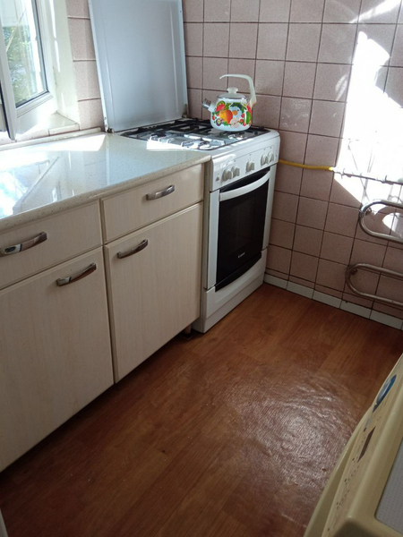 Продам 3 комнатную, метро Чиланзар,Ц квартал,дока хлеб