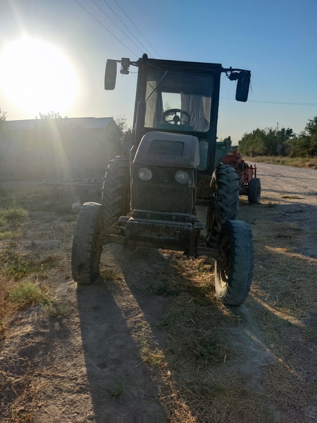 Traktor hachir hammasi ichida