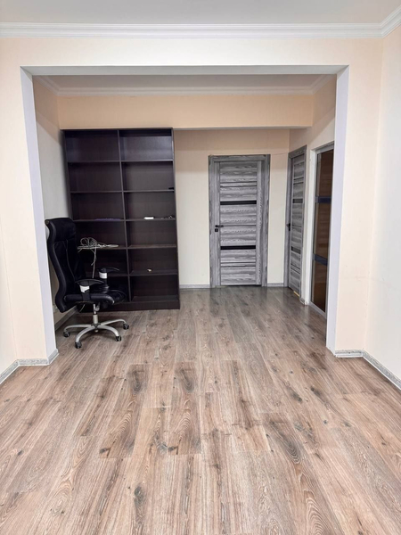 ПРОДАЕТСЯ  ОФИС Ор-р Улица Шампанская