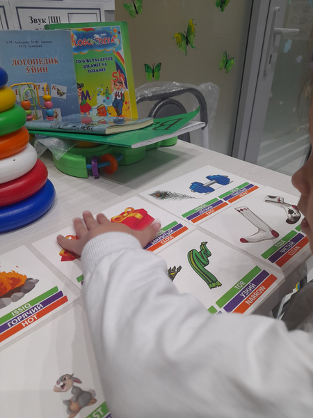 Logoped defektolog chasniy klinikada mashg'ulot o'taman