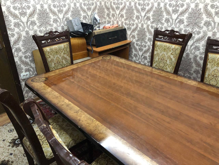 Срочно продам стол и 10 стульев