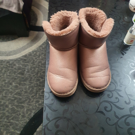 Уги на девочку классные