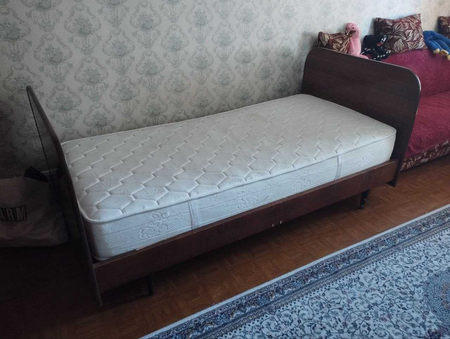 Продам кровать и диван б/у в хорошем состоянии