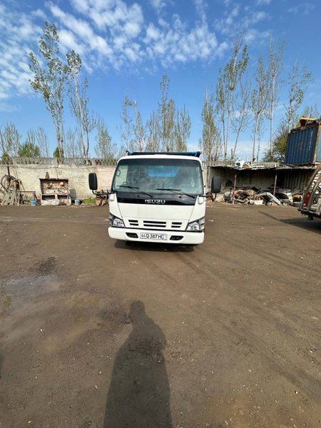 Isuzu Самосвал