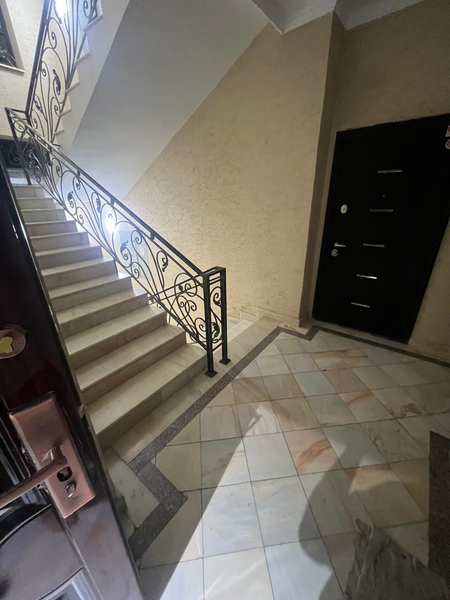 Сергели Спутник 16 А 3/3/5 70 м² 5-станция Метро сдается в аренду